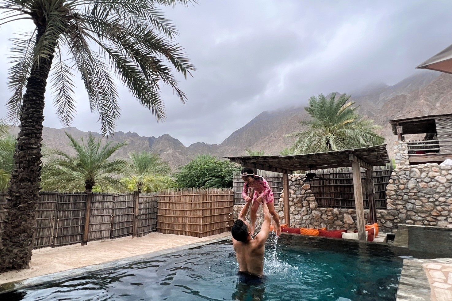 中東オマーンへ子連れ旅行！「シックスセンシズ ジギーベイ」で大自然のリゾート滞在 - LOVETABI Mama